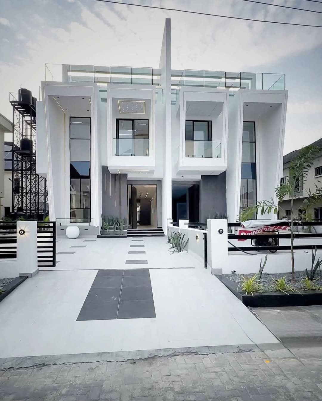 For Sale - Stunning brand new 5 bedroom fully detached house